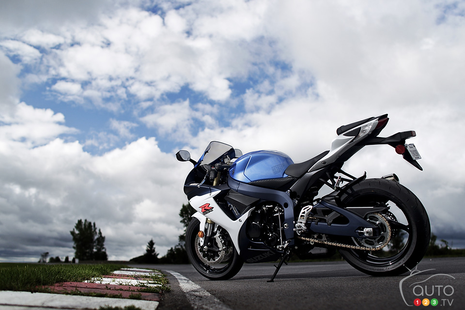 Photos - 2012 Suzuki GSX-R750 Review