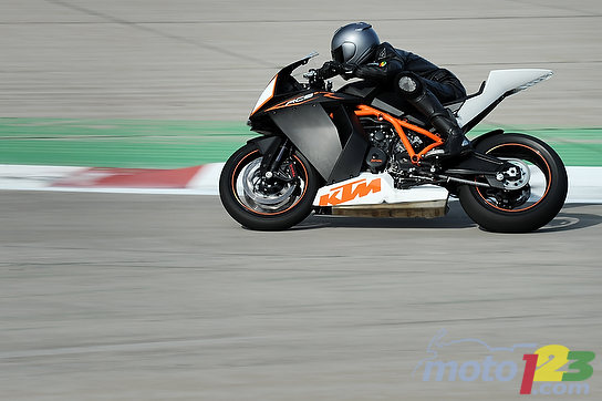 Photos - 2010 KTM 1190 RC8 R Review