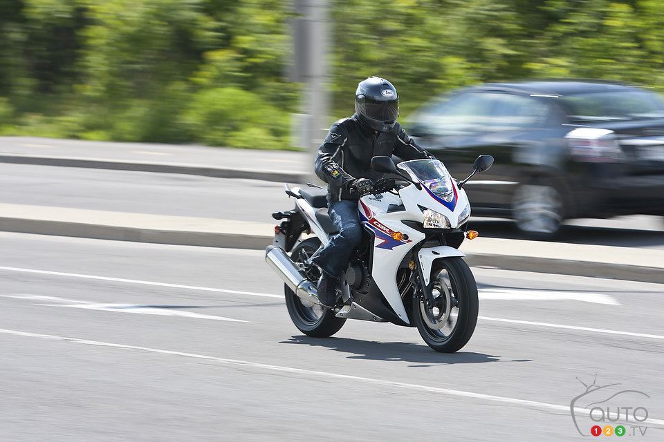 Photos - 2013 Honda CBR500R Review