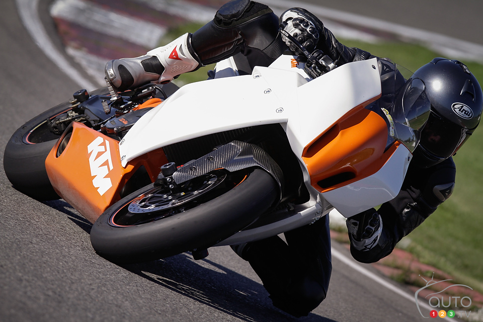 Photos - 2013 KTM 1190 RC8 R TRACK Review
