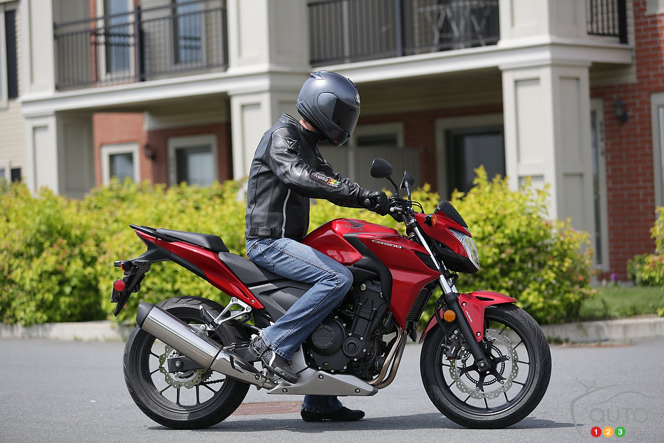 Photos - 2014 Honda CB500FA Review