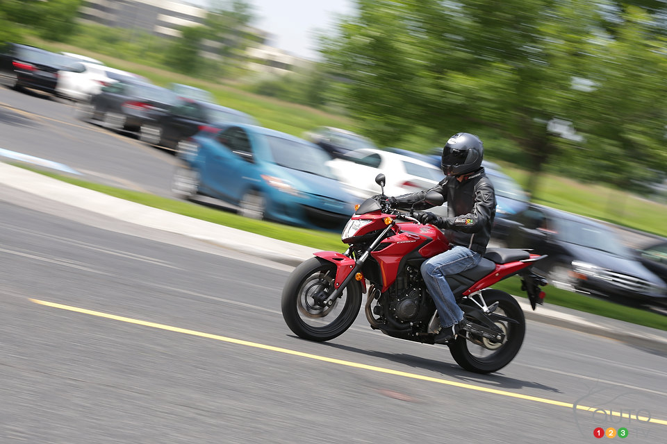 Photos - 2014 Honda CB500FA Review